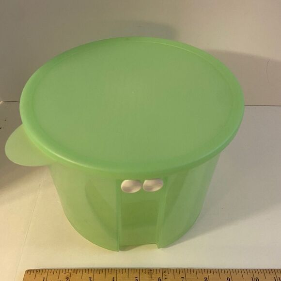 Tupperware | Kitchen | Tupperware Large Round Fridgesmart Green | Poshmark